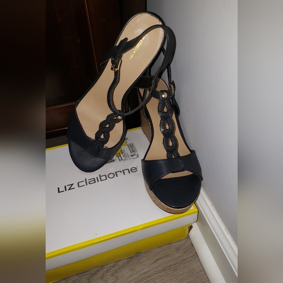 Liz Claiborne | Shoes | Liz Claiborne Keira Black T Strap Platform ...